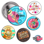 12 Images pour BADGE 56mm • BG00554 • Bonne Retraite · BadgeGirl®